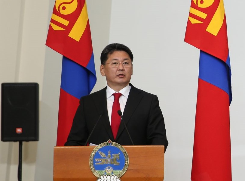 У.Хүрэлсүх: Ойгоос мод тайрч, хулгайлж байгаа хүмүүсийн бичлэгийг хийж ...